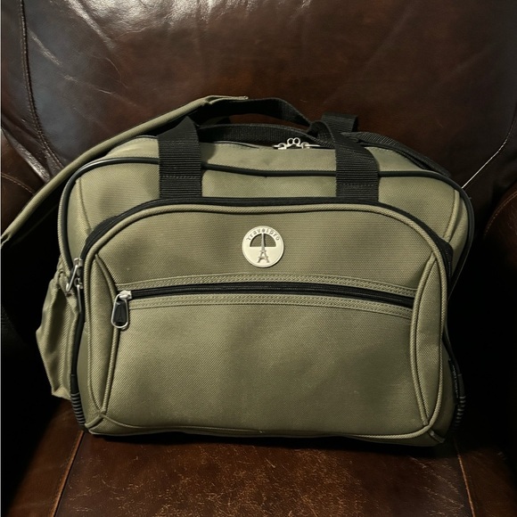 Travel pro | Bags | Travel Pro Carry On Tote Green | Poshmark